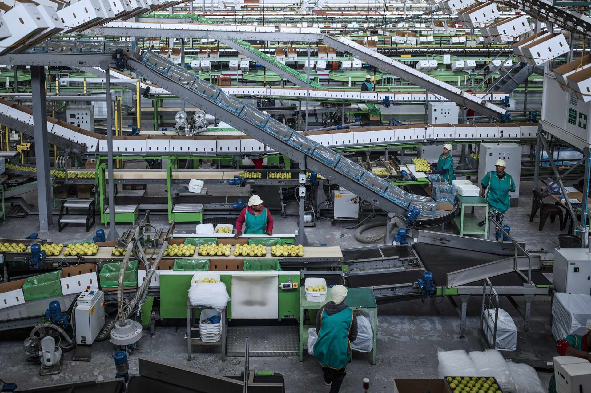 Vertical Conveying Solutions Optimise Manufacturing Operations Vertical Conveying Solutions Optimise Manufacturing Operations
